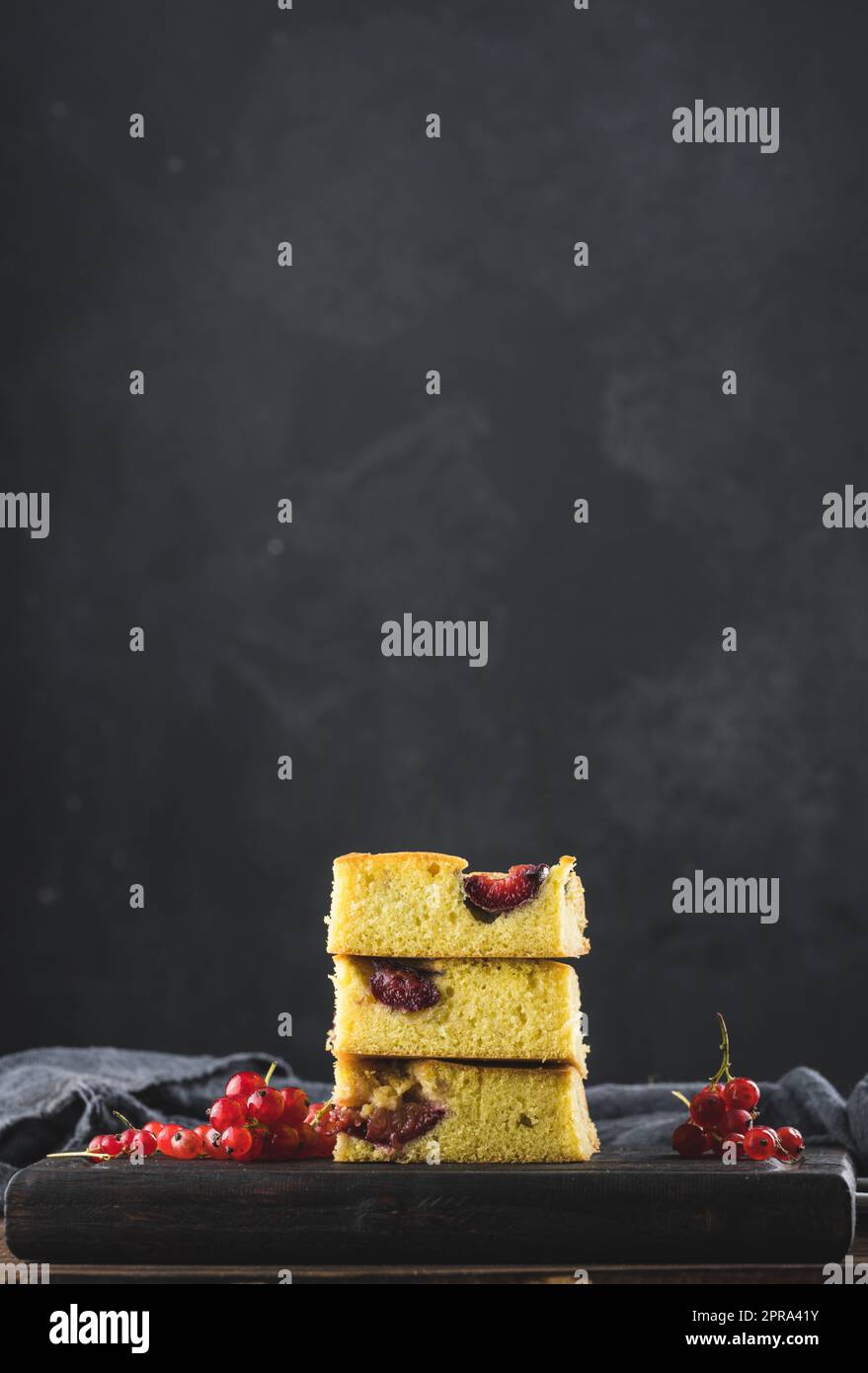 Square stack hi-res stock photography and images - Alamy