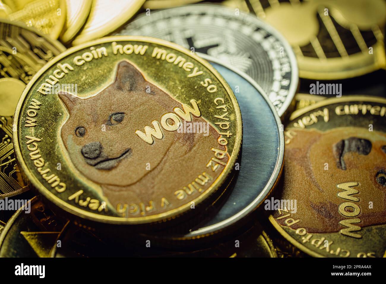 Dogecoin symbol hi-res stock photography and images - Alamy