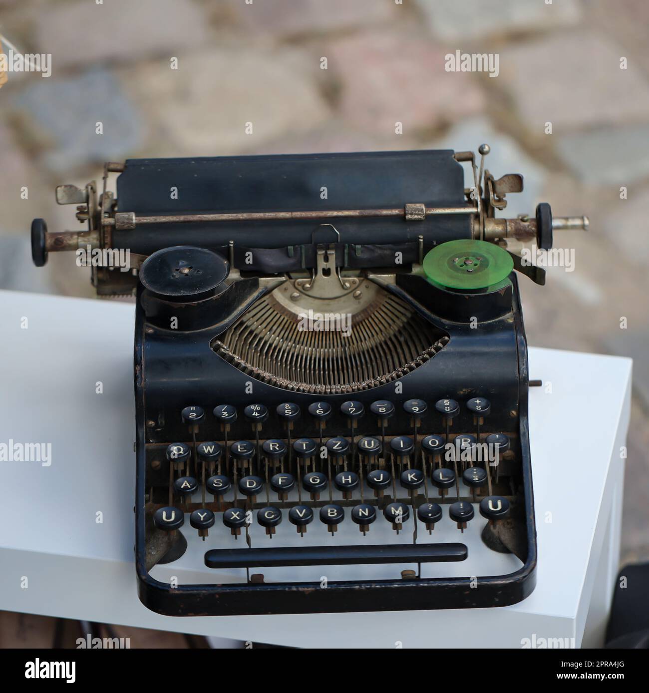 On an outdoor table stands an old nostalgic typewriter Stock Photo - Alamy
