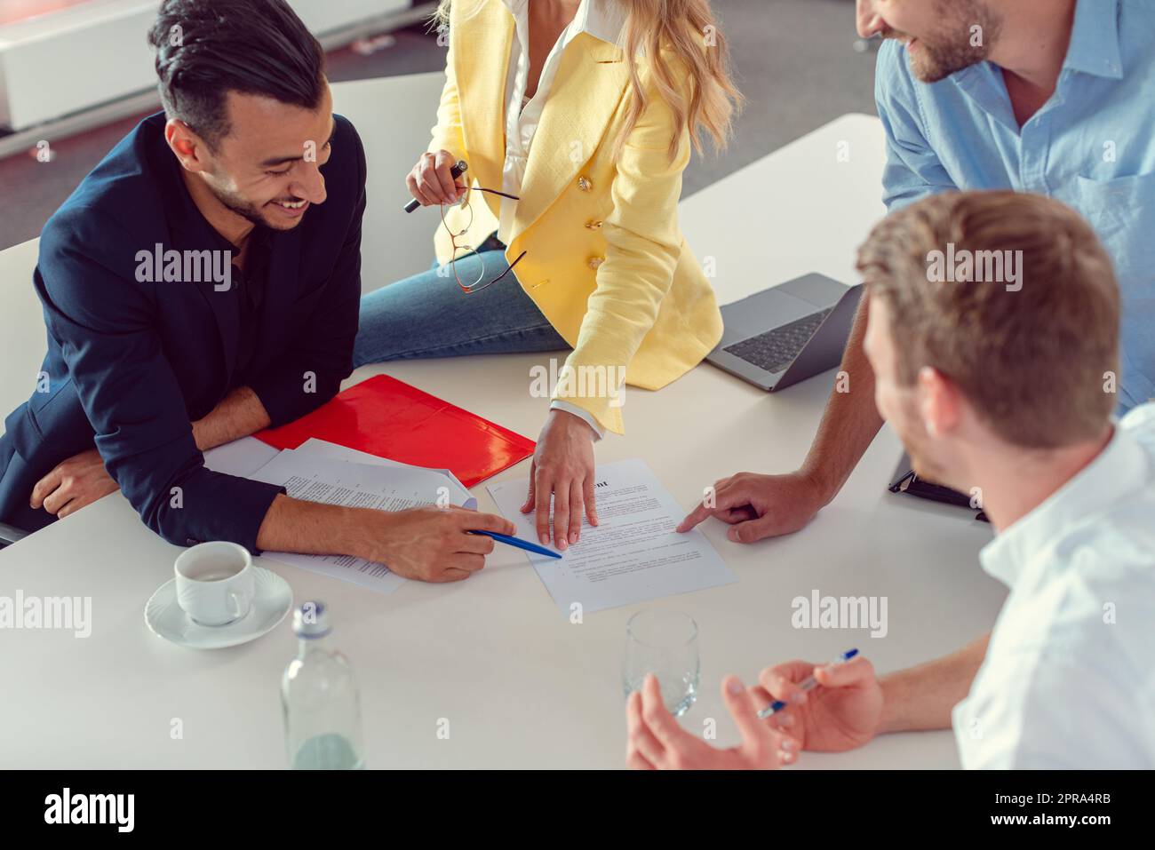 Negotiation negotiating hi-res stock photography and images - Alamy