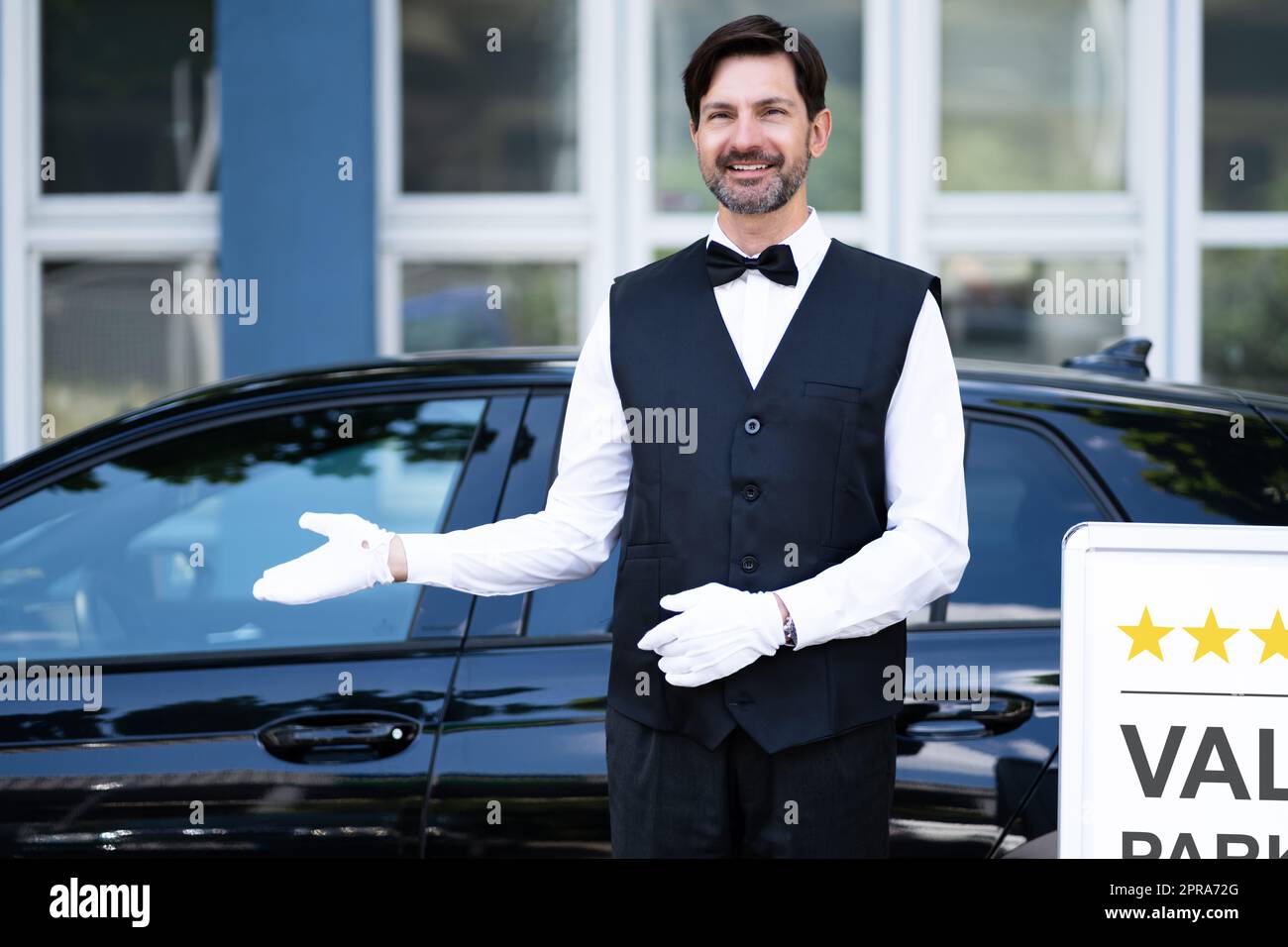 Valet parking hotel hi-res stock photography and images - Alamy