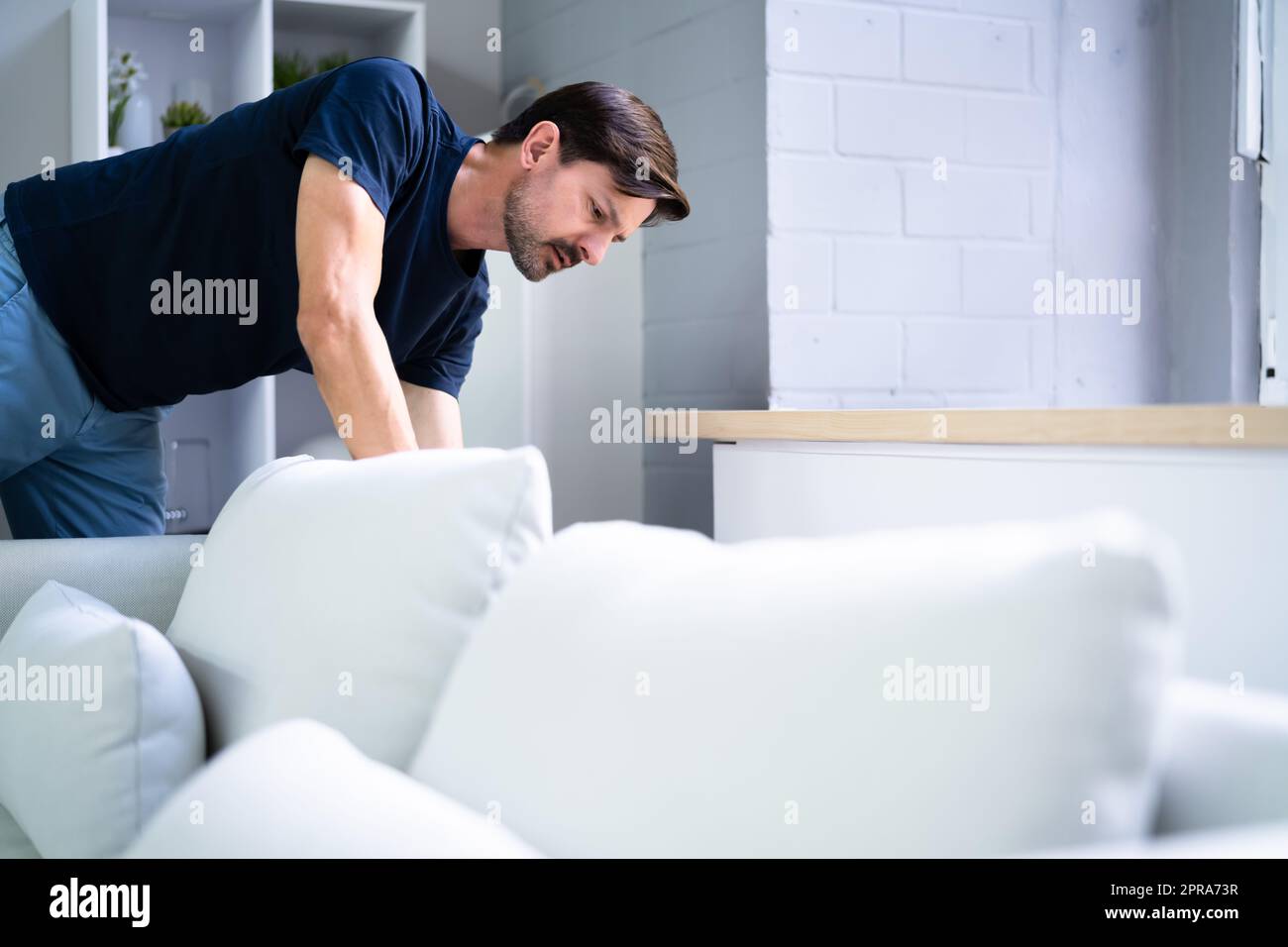 Man finding something hi-res stock photography and images - Alamy