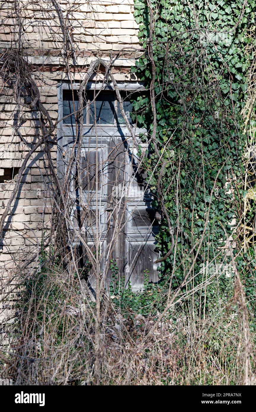 Brick edifices hi-res stock photography and images - Alamy