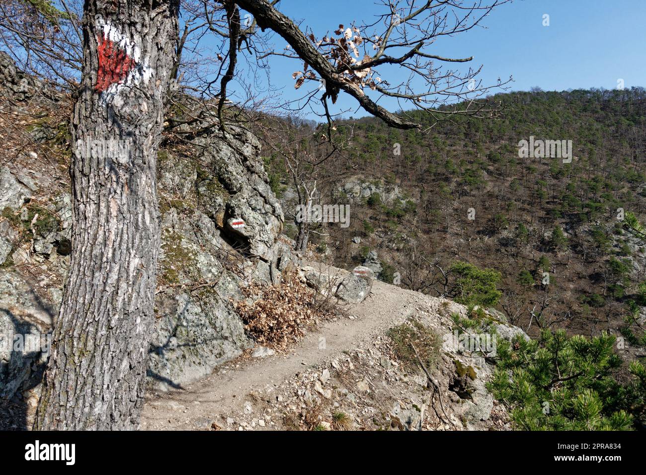 Slope marking hi-res stock photography and images - Alamy