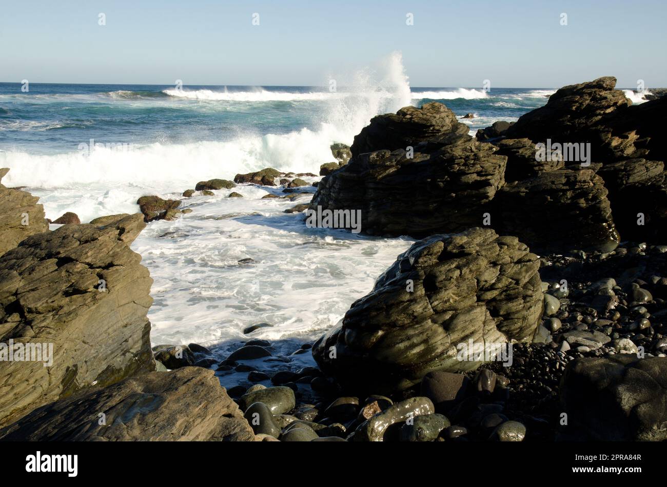Breaking rocks hi-res stock photography and images - Alamy