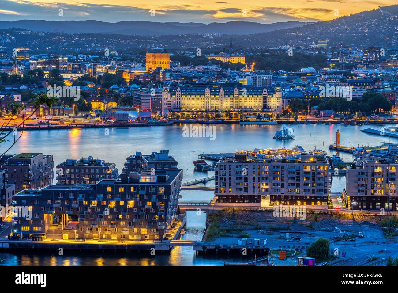 Oslo city hall royal hi-res stock photography and images - Alamy