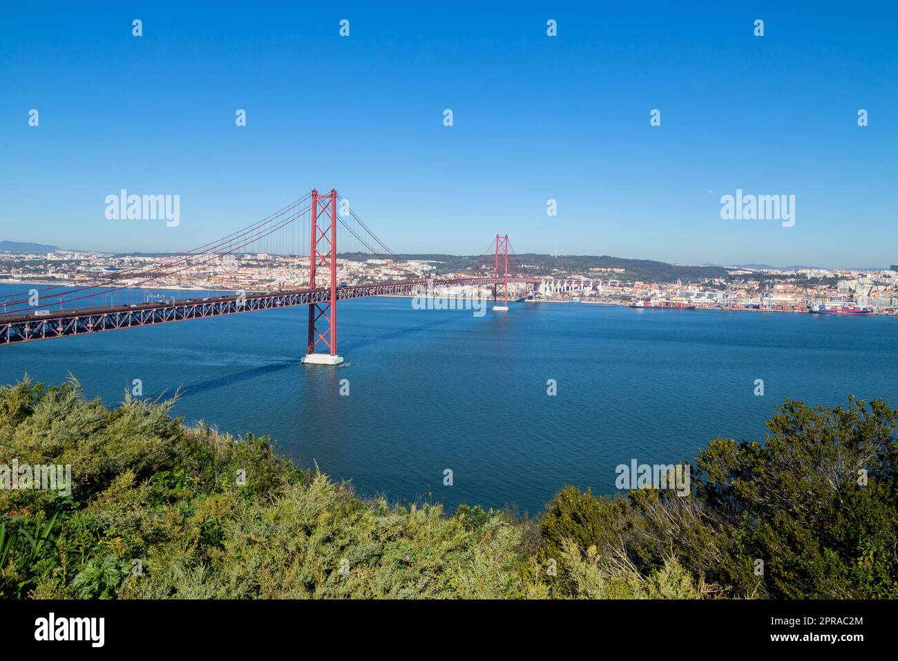 Ponte 25 de Abril Stock Photo - Alamy