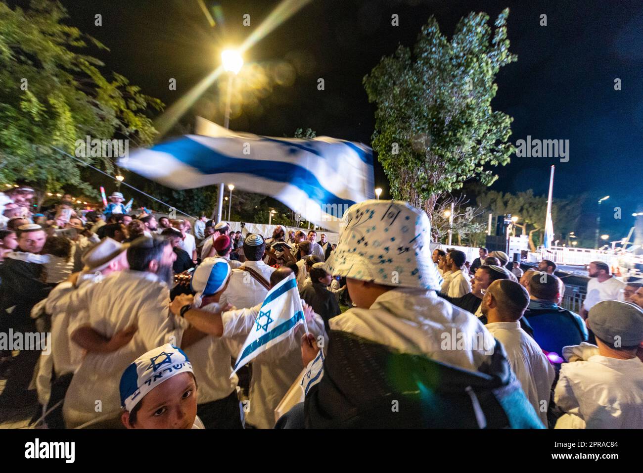 Jewish religious music hi-res stock photography and images - Alamy