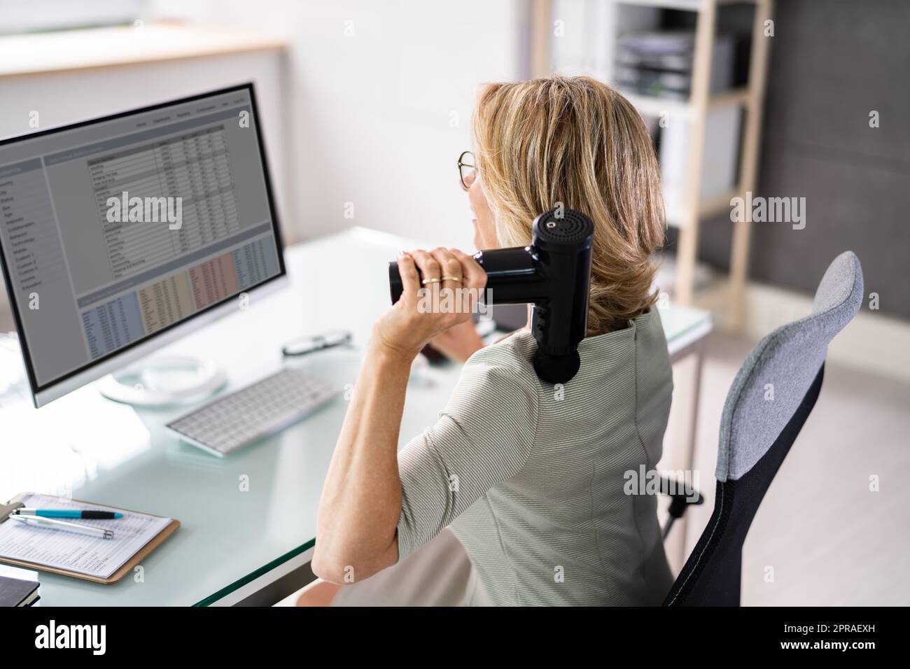 Massage Gun Muscle Pain Recovery Stock Photo - Alamy