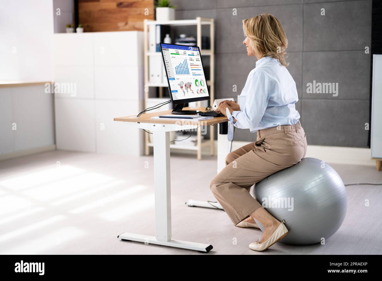 Posture desk hi-res stock photography and images - Alamy