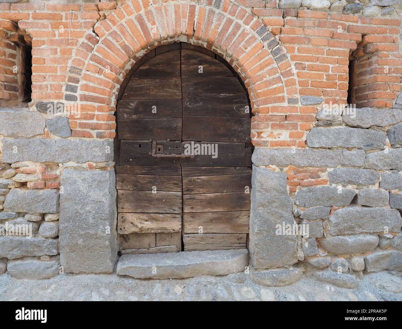 medieval wooden gate Stock Photo - Alamy