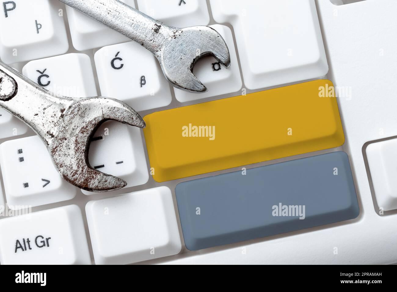 Typing website descriptions hi-res stock photography and images - Alamy