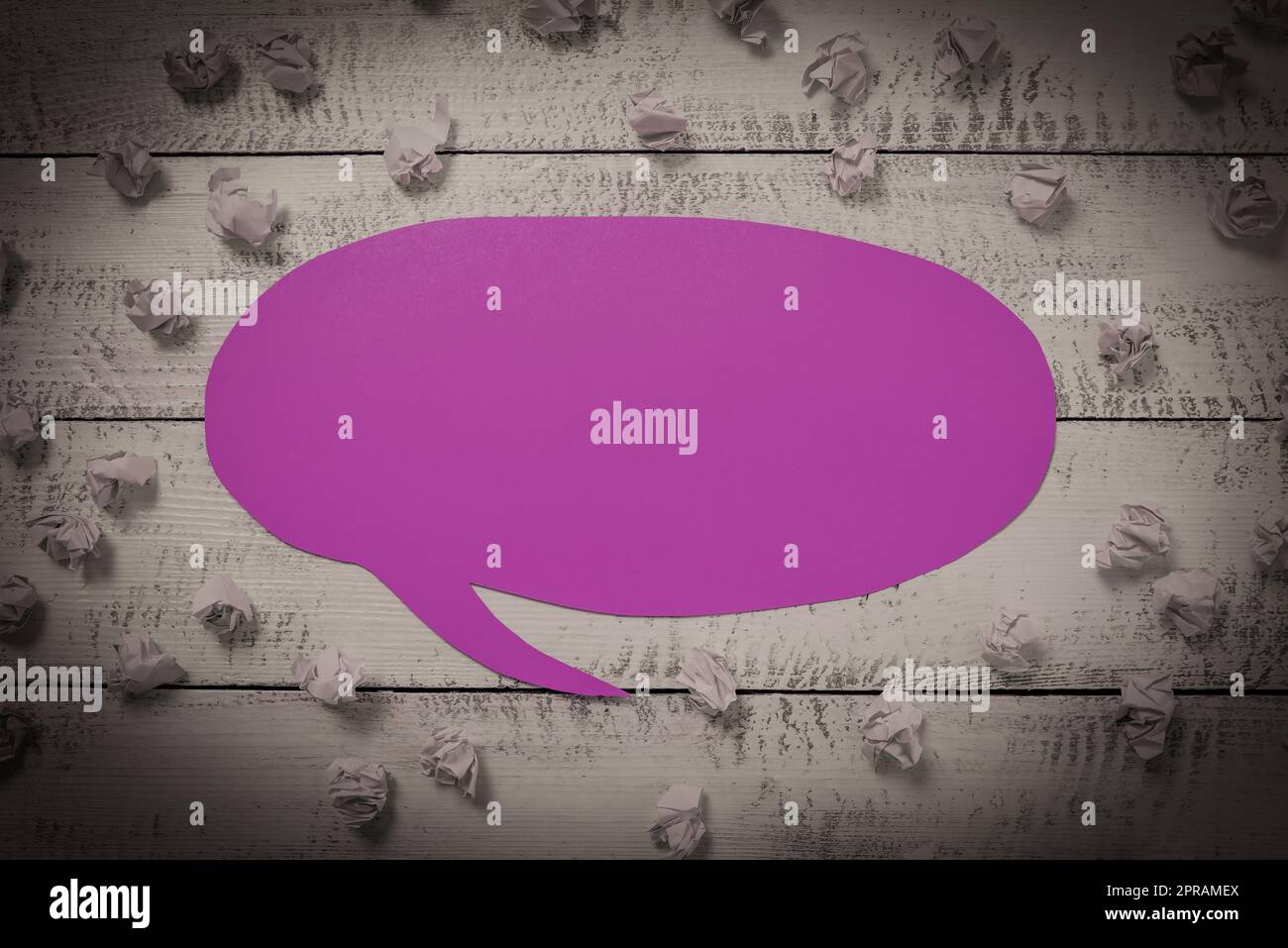 Speech Bubble With Important Informations Placed In Front Of Net ...