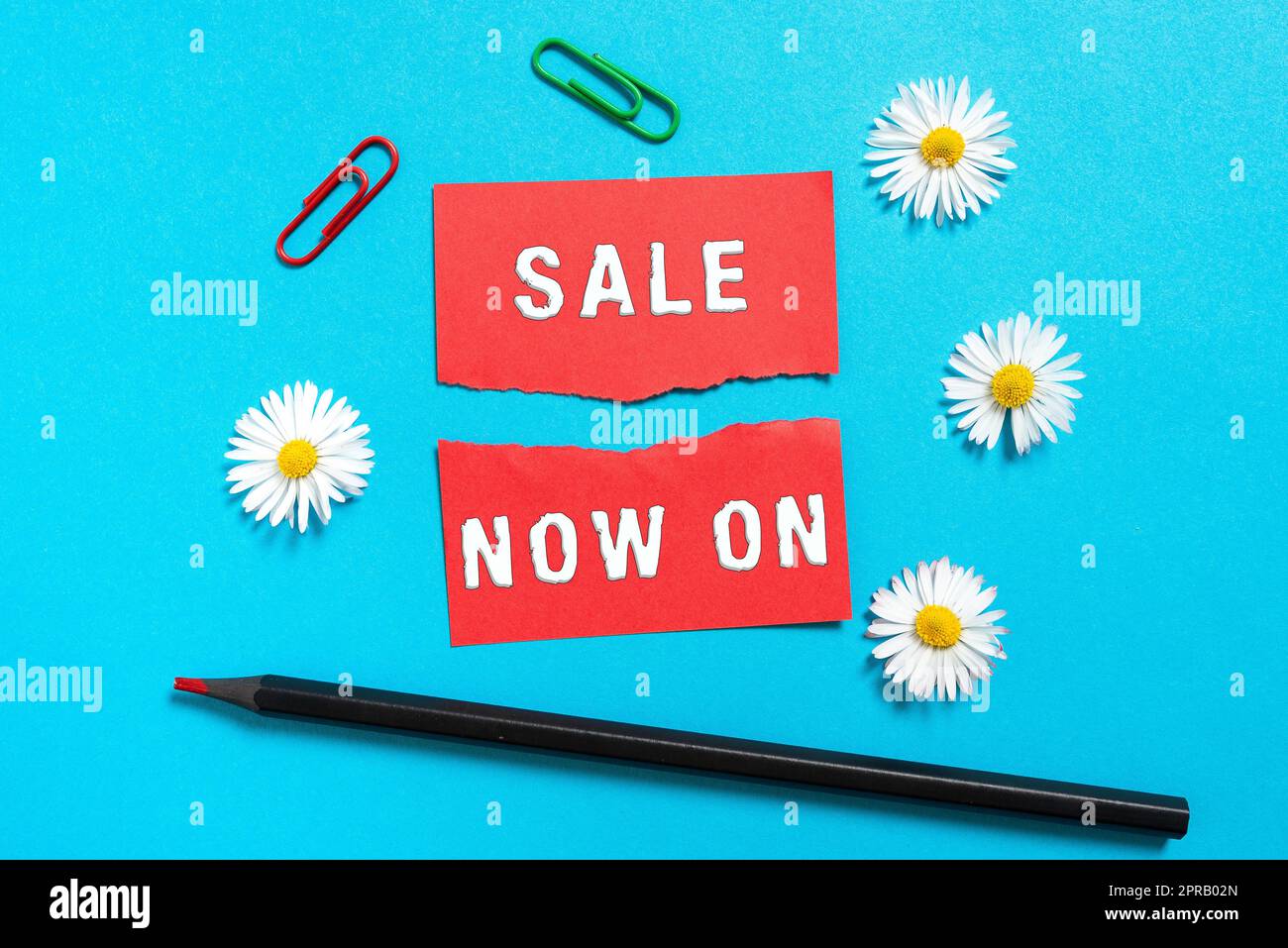 Offers of flowers hi-res stock photography and images - Alamy