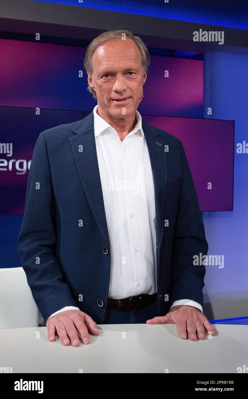 Cologne, Deutschland. 26th Apr, 2023. Gerhard DELLING, sports presenter ...