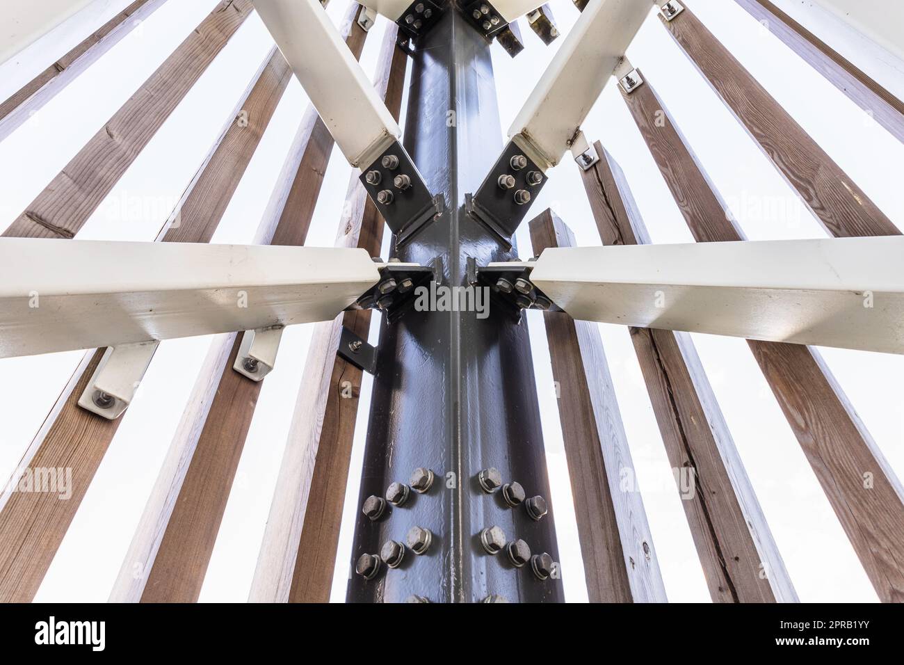 Steel frame beams hi-res stock photography and images - Alamy