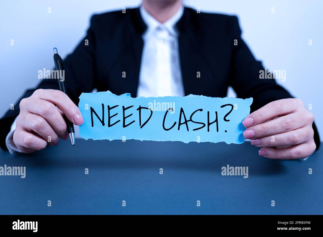 Hand holding note money hi-res stock photography and images - Alamy