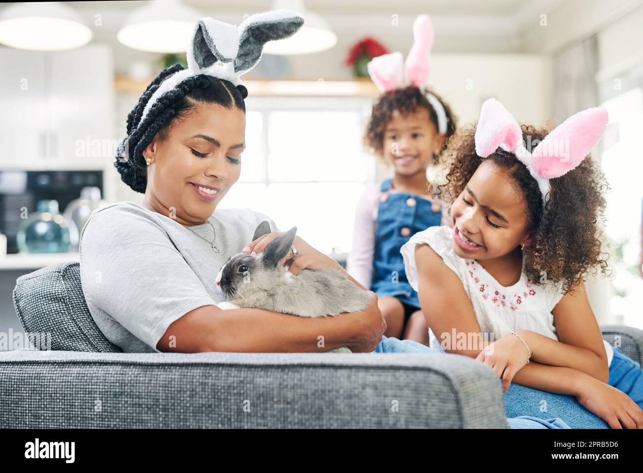 Young bunnies hi-res stock photography and images - Alamy