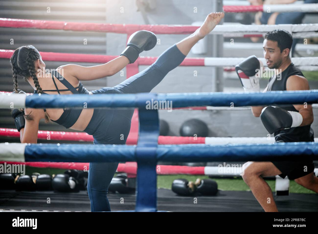 Barefoot boxing hi-res stock photography and images - Alamy