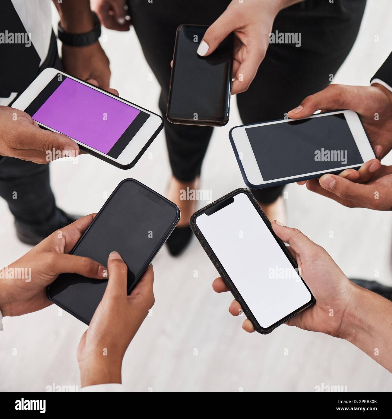 Mobile store employee hi-res stock photography and images - Alamy