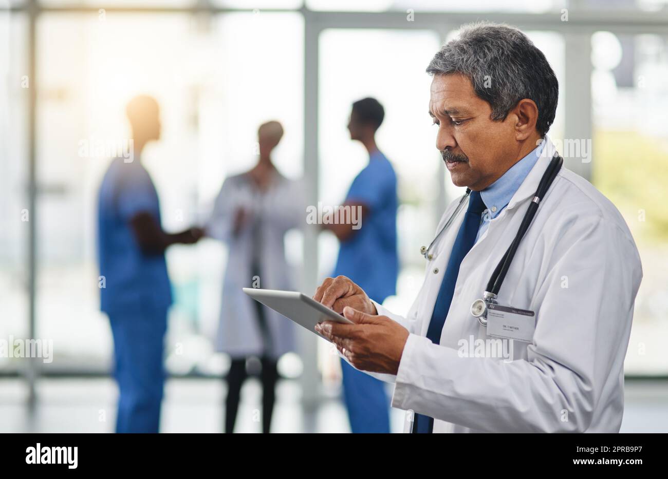 Technology online resources hi-res stock photography and images - Alamy