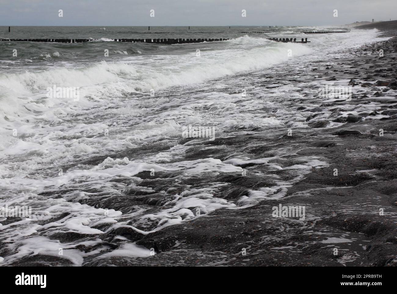 Shore surf hi-res stock photography and images - Alamy