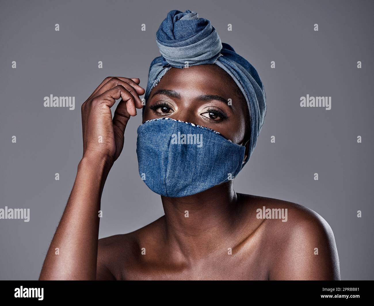 Head wrap hi-res stock photography and images - Alamy