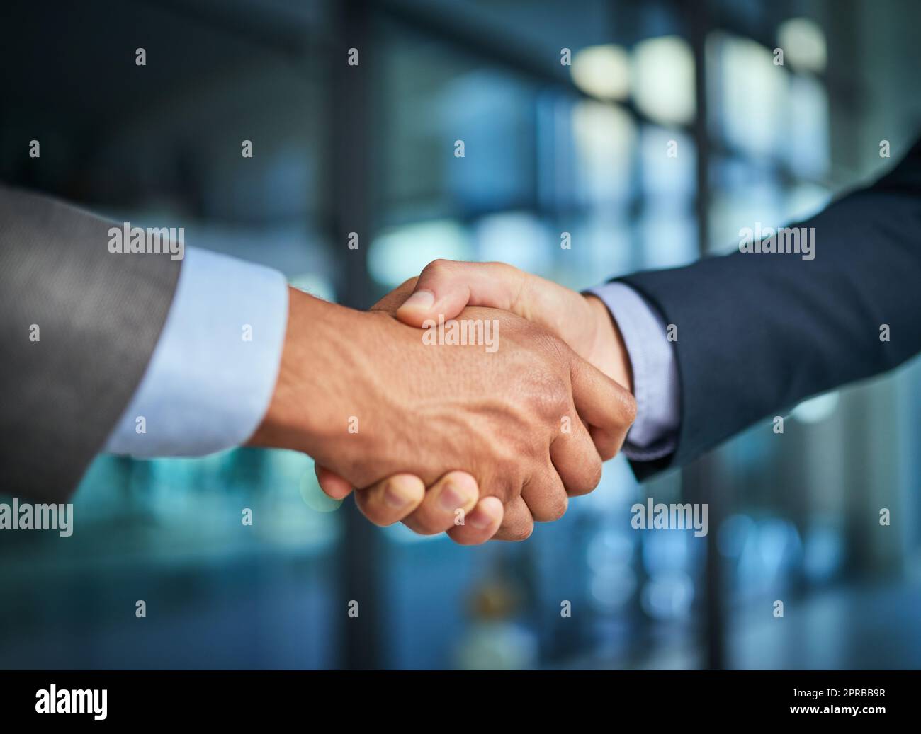 Teamwork hands handshake hi-res stock photography and images - Alamy