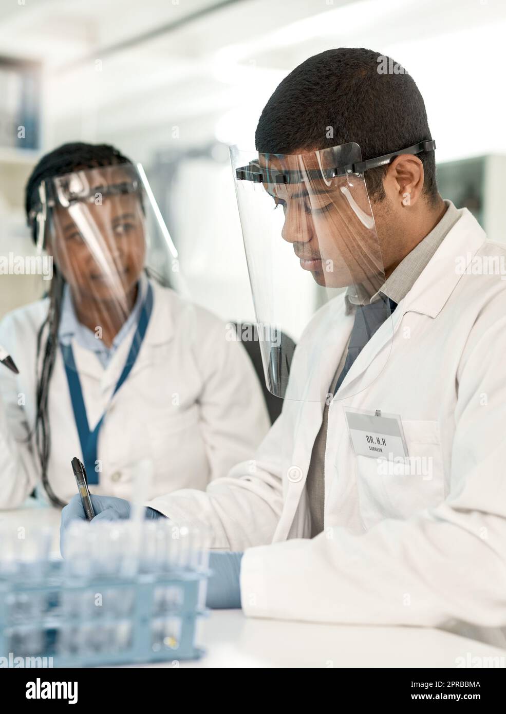 Female scientists lab hi-res stock photography and images - Alamy