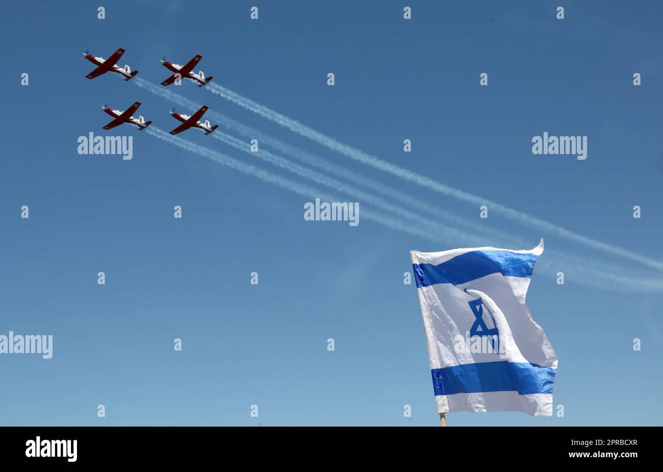 (230426) -- TEL AVIV, April 26, 2023 (Xinhua) -- Aircraft of the ...