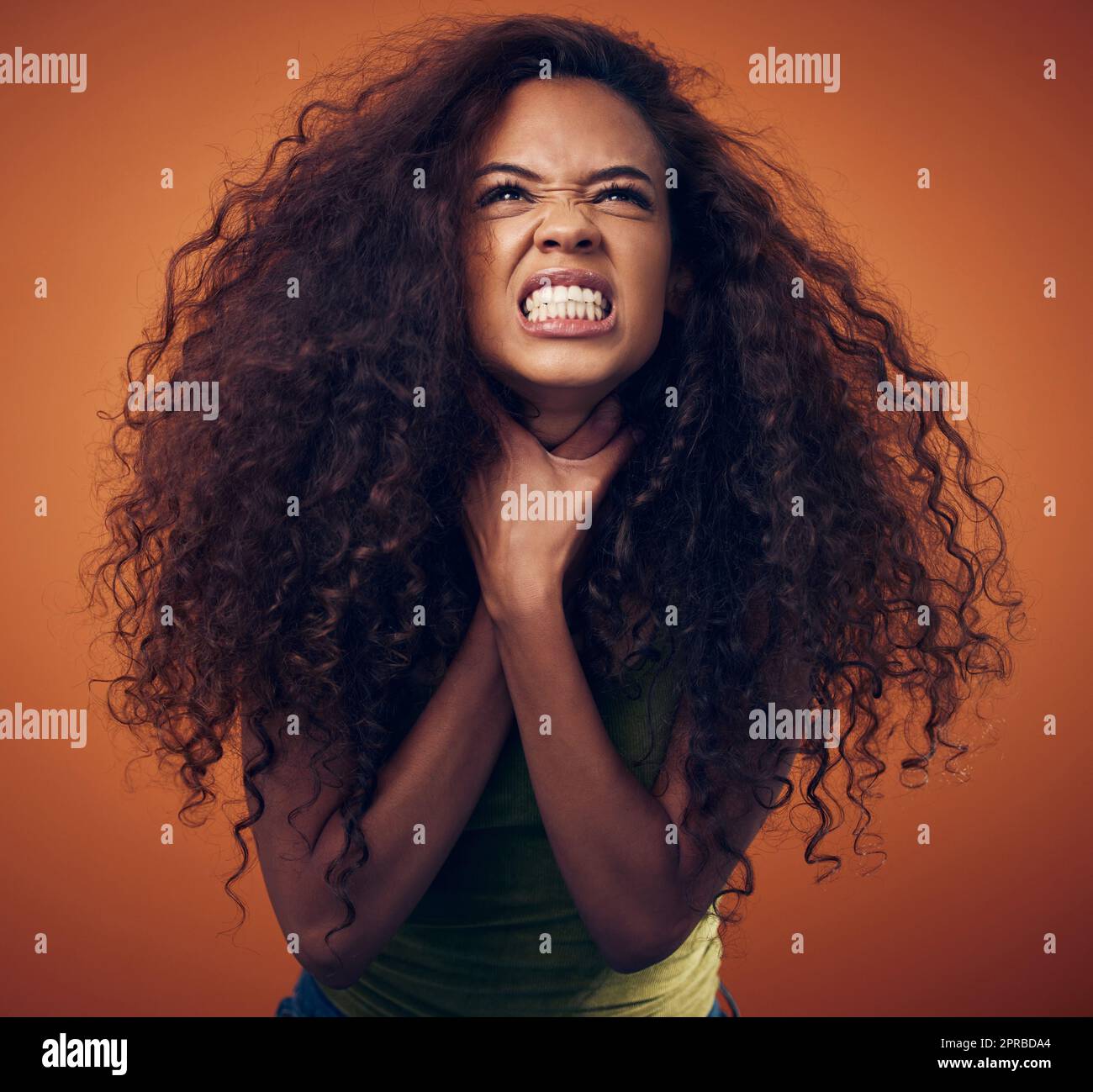 Choking hi-res stock photography and images - Alamy