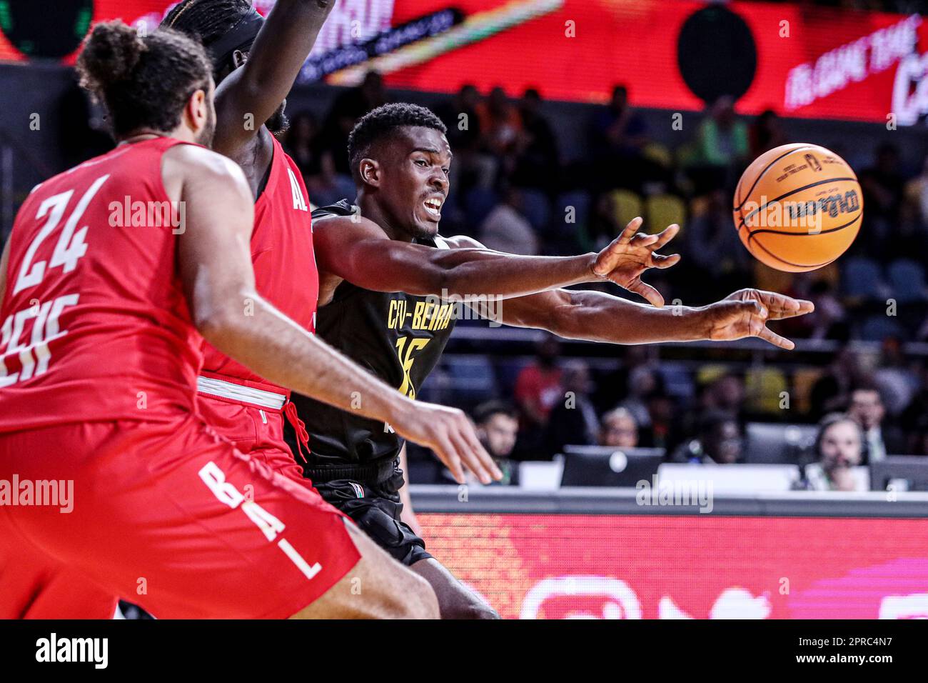 Cairo, Egypt. 26th Apr, 2023. Celio Chirombe (R) of Clube Ferroviario ...