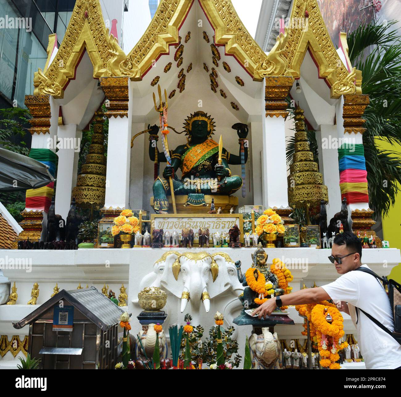The Phra Indra Shrine in Chid Lom, Bangkok, Thailand Stock Photo - Alamy