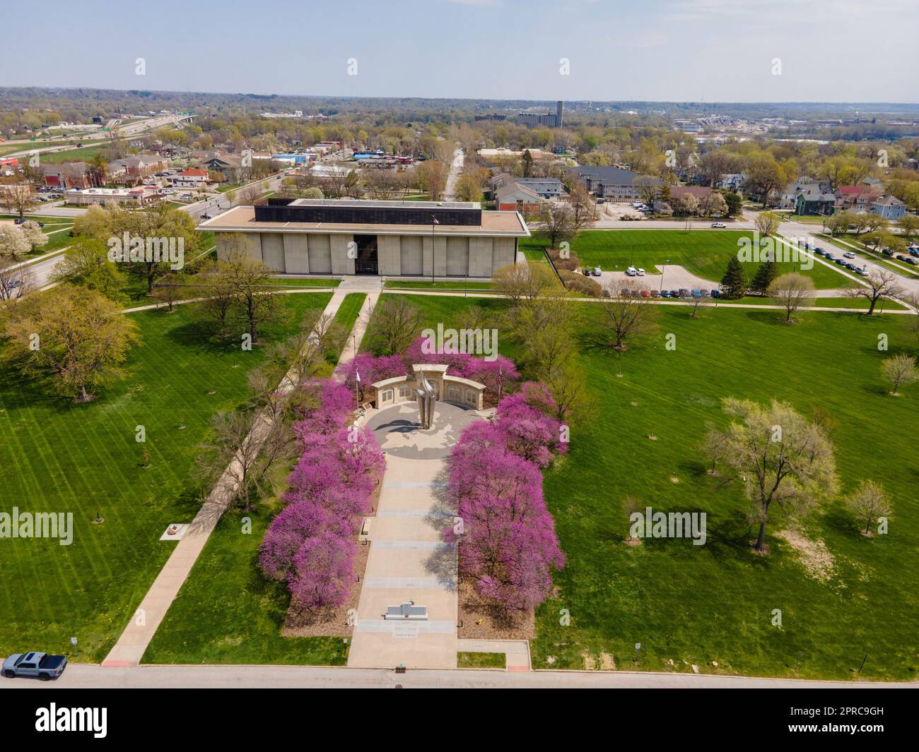 World War II Memorial and the Iowa Department of Education Building ...