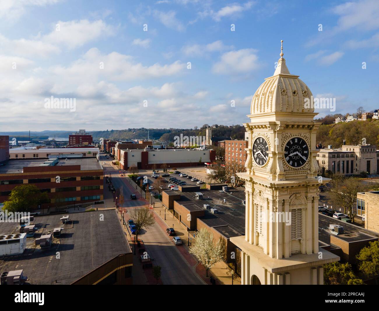 Dubuque town clock hi-res stock photography and images - Alamy