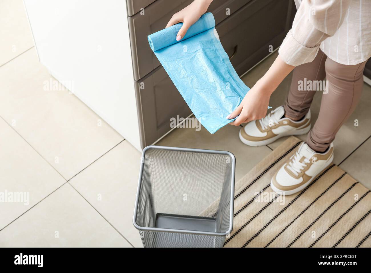 Kitchen roll packet hi-res stock photography and images - Alamy