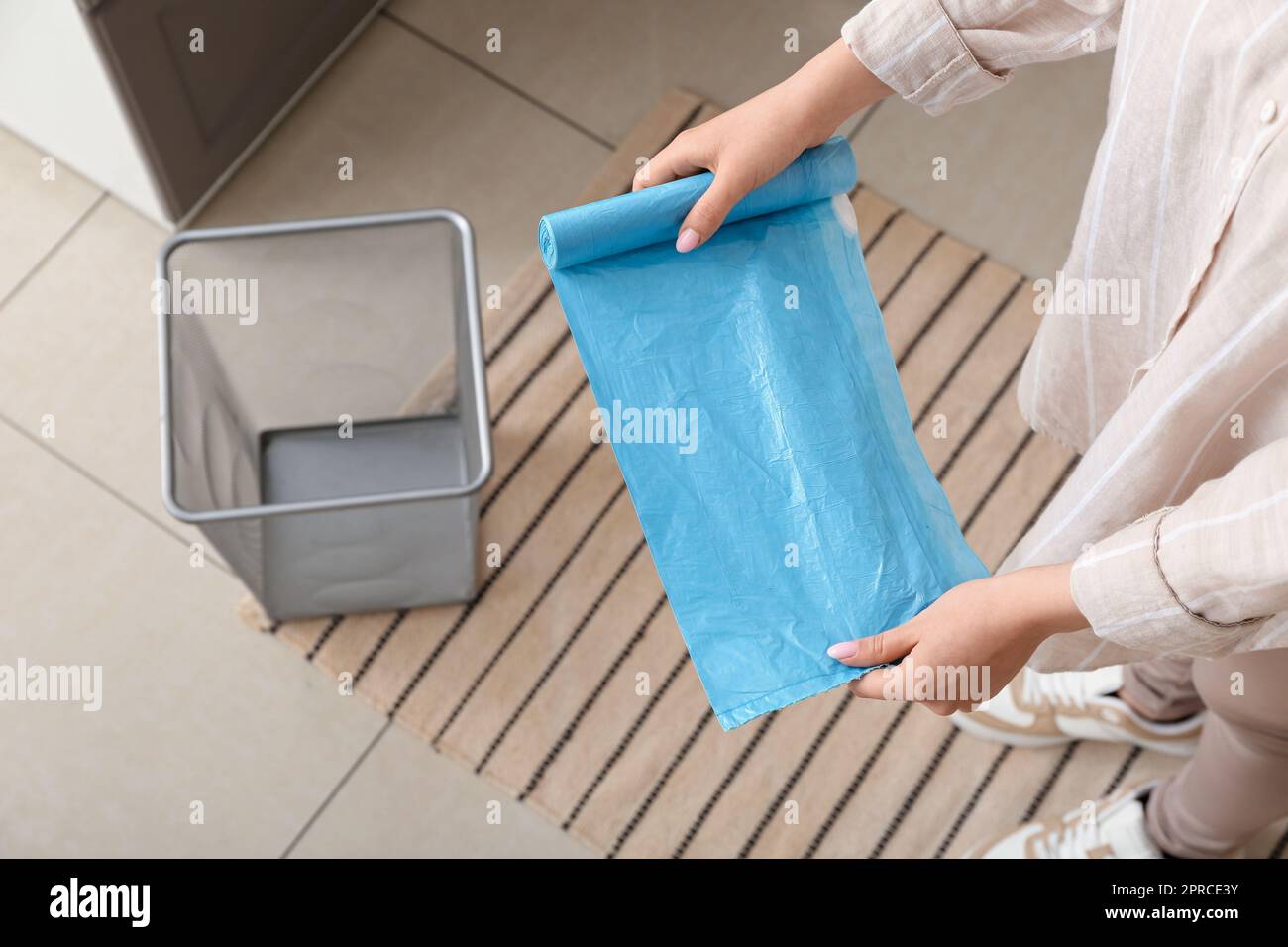 Kitchen roll packet hi-res stock photography and images - Alamy