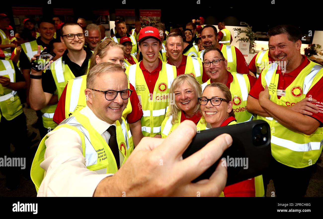 Prime Minister Anthony Albanese with Coles staff during the official ...