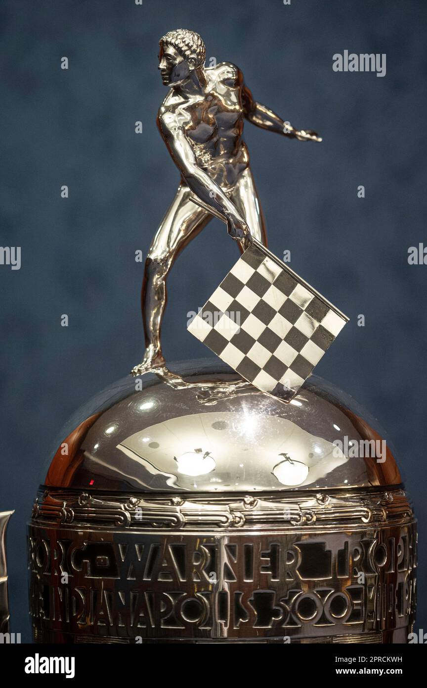 Washington, Vereinigte Staaten. 26th Apr, 2023. The Borg-Warner Trophy ...