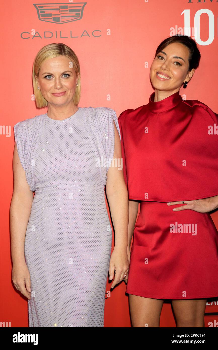 New York, USA. 26th Apr, 2023. Amy Poehler, Aubrey Plaza on the red ...