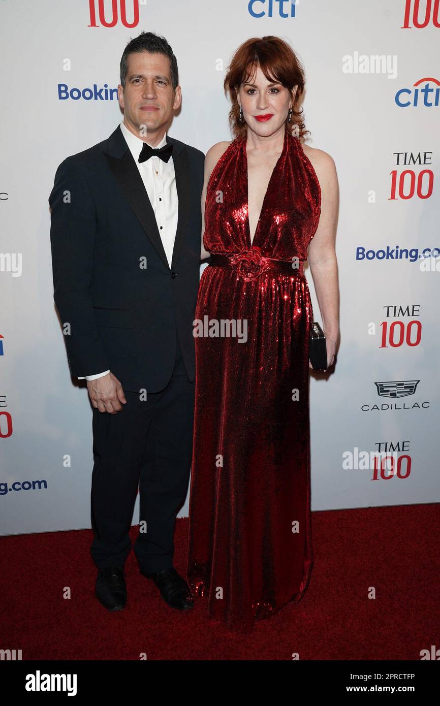 New York, NY, USA. 26th Apr, 2023. Panio Gianopoulos, Molly Ringwald at ...