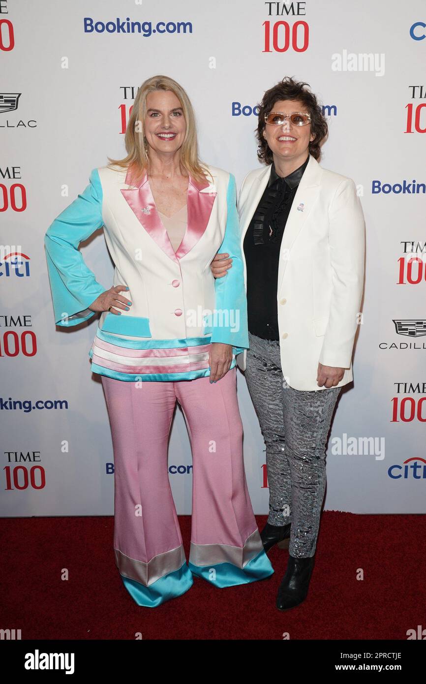 New York, NY, USA. 26th Apr, 2023. Sarah Kate Ellis, Kristen Ellis ...