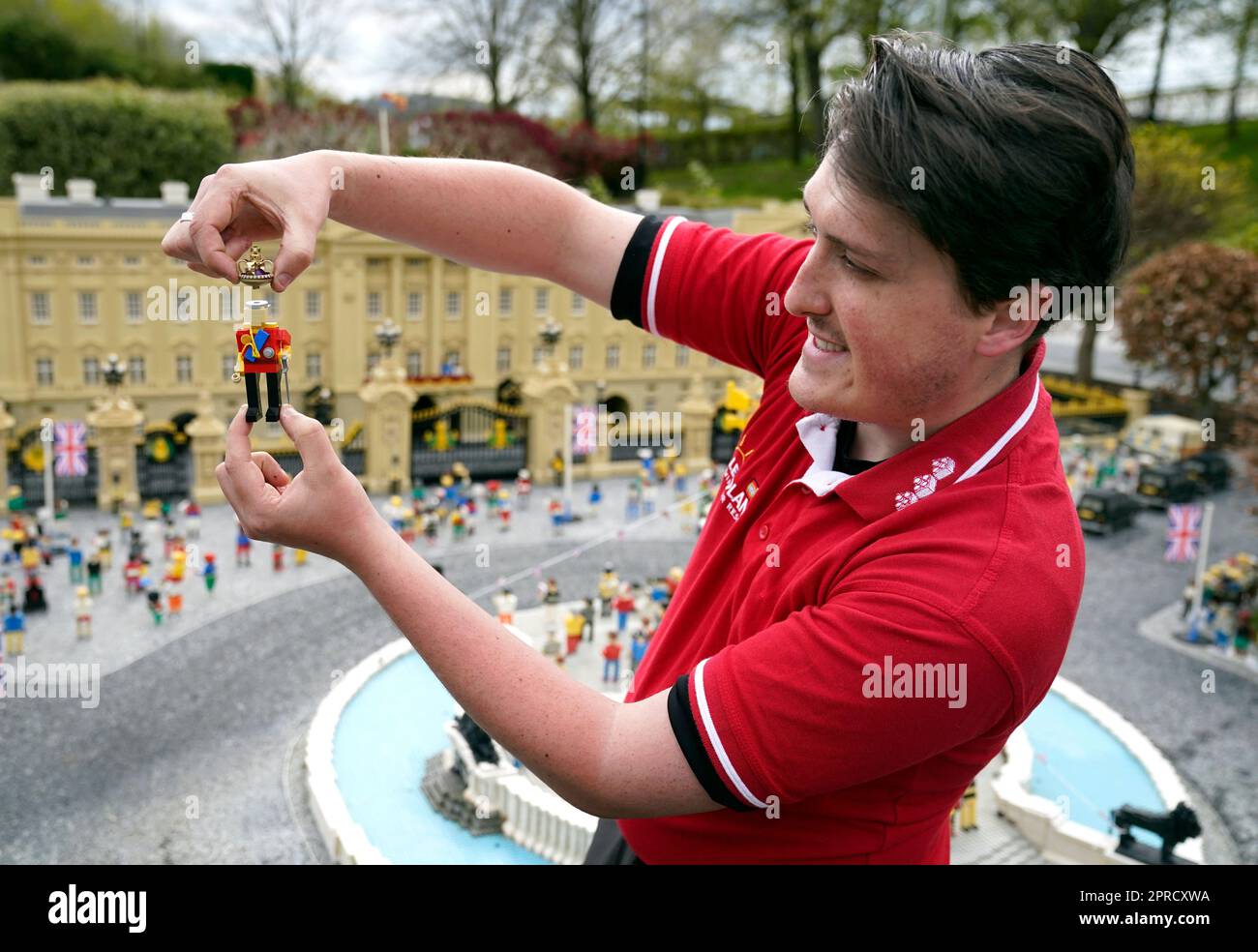 Lego Models Of Royal Family Unveiled To Celebrate Queen's, 49% OFF