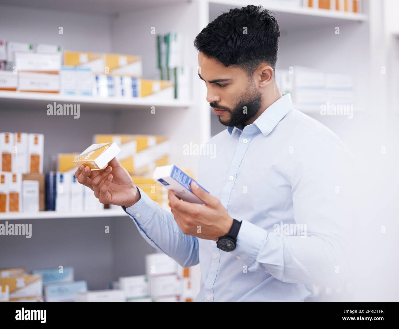 Patient reading medicine label hi-res stock photography and images - Alamy