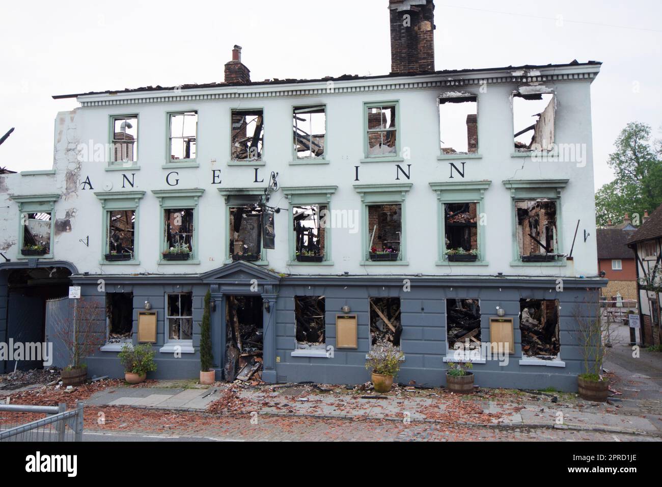 The Angel Hotel destroyed by fire leaving facade standing, Midhurst ...