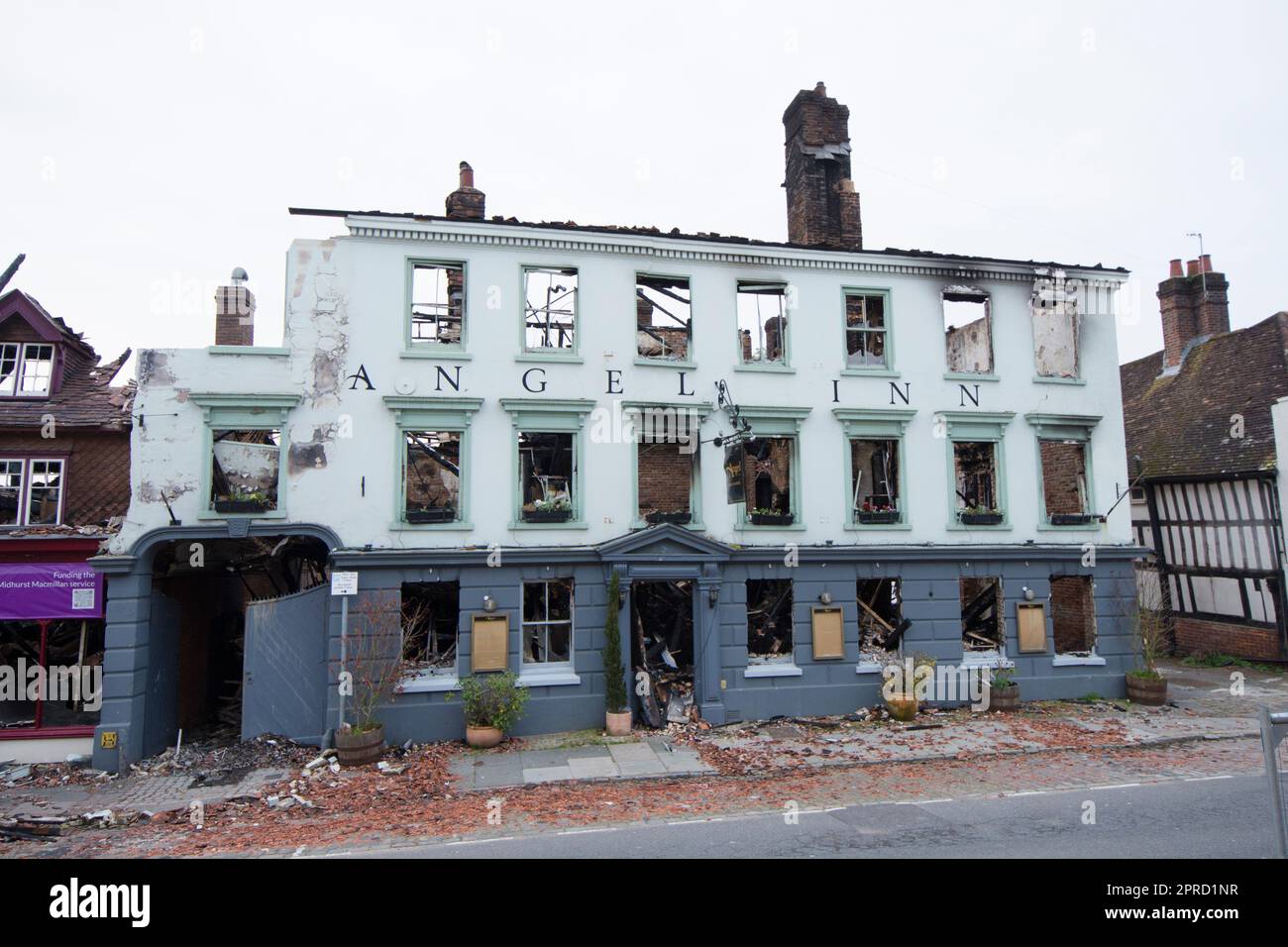 The Angel Hotel destroyed by fire leaving facade standing, Midhurst ...