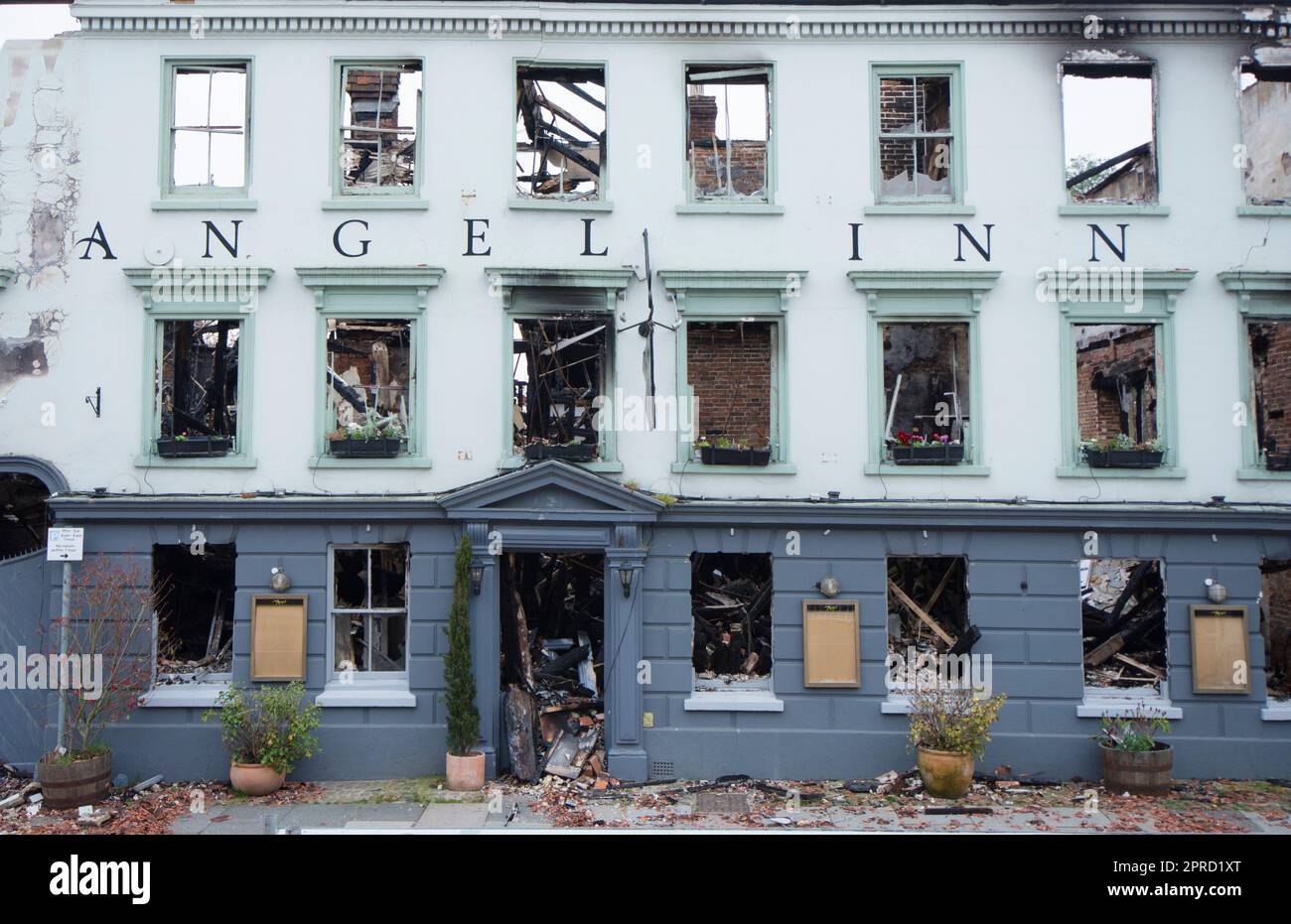 The Angel Hotel destroyed by fire leaving facade standing, Midhurst ...