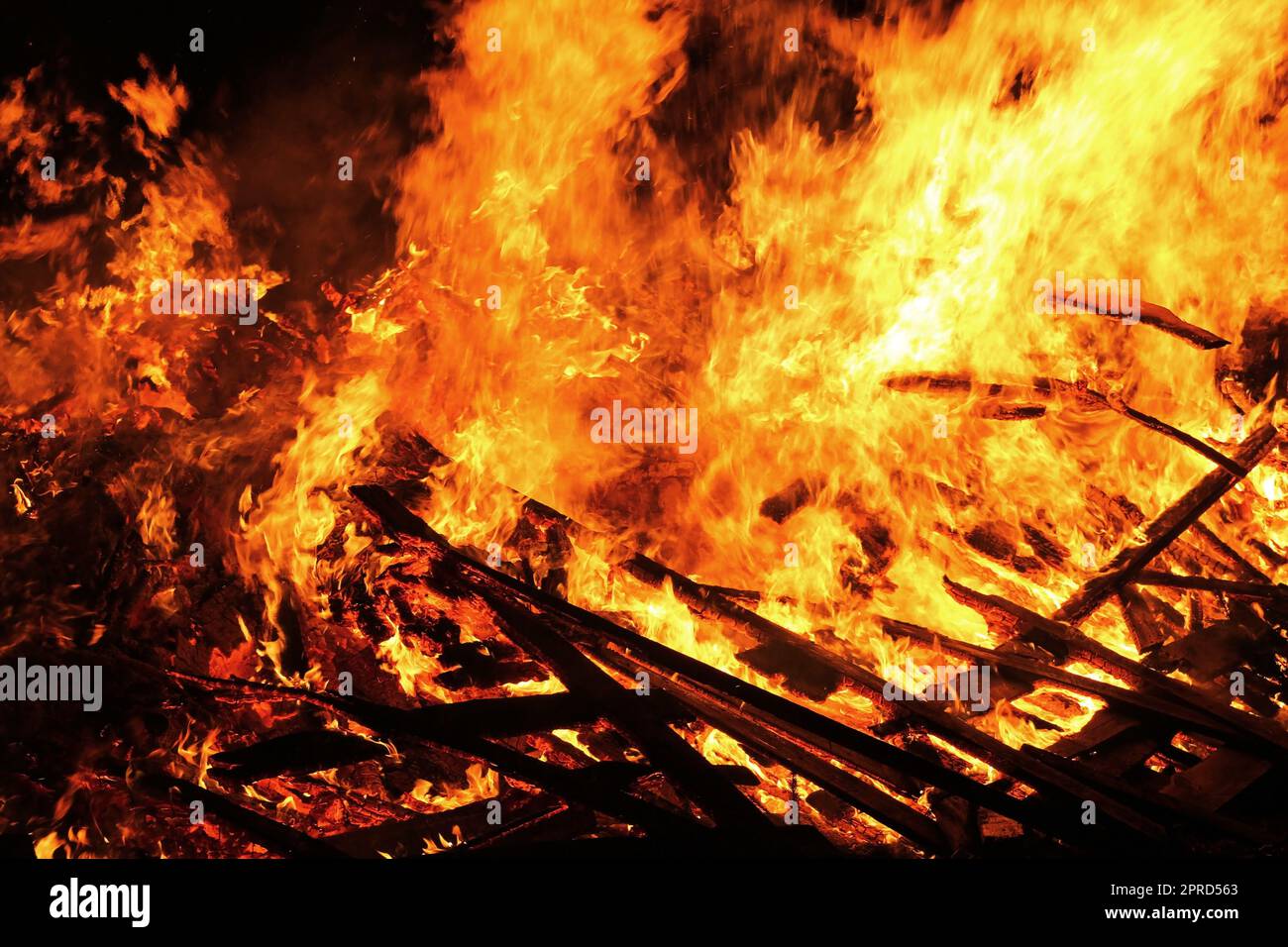 Strong fire hi-res stock photography and images - Alamy