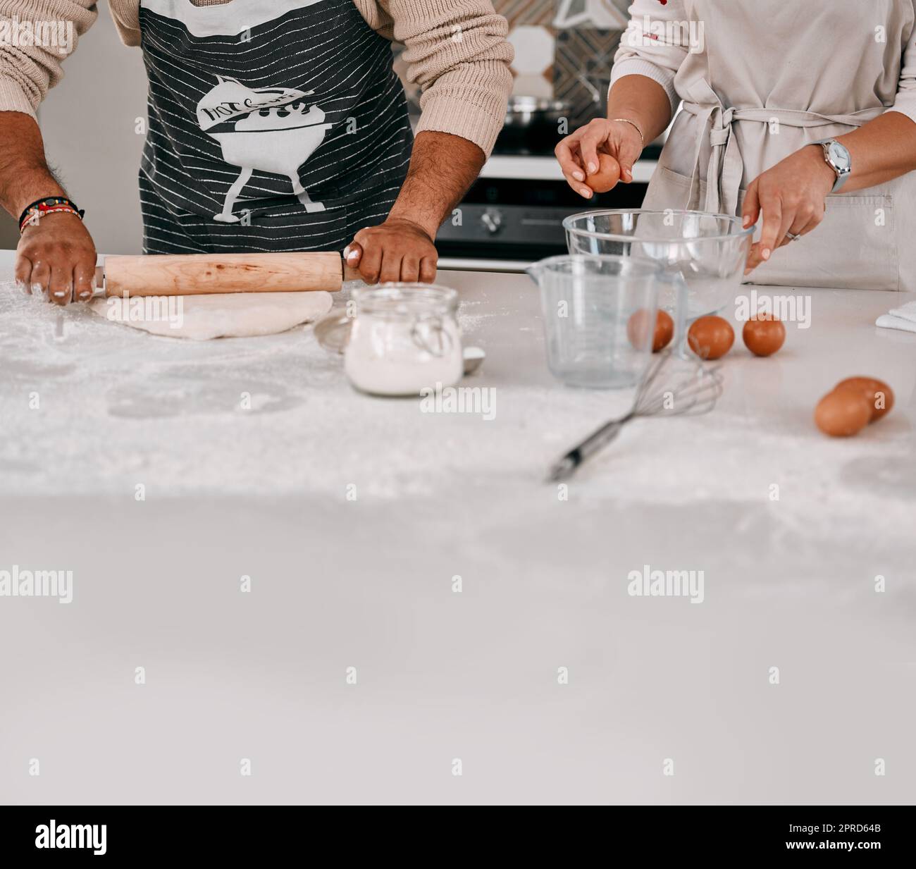 Food prep hands hi-res stock photography and images - Alamy