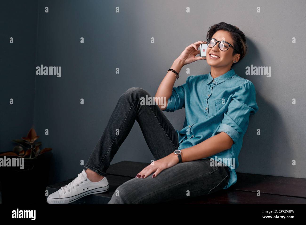 Sit alone outside hi-res stock photography and images - Alamy